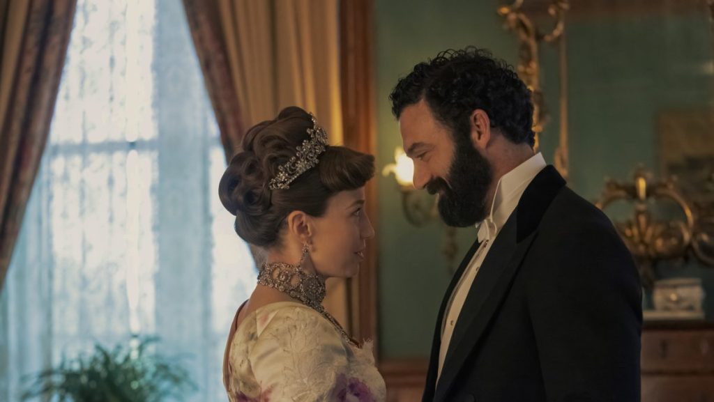 Interview: Co-Showrunner Sonja Warfield on Crafting 'The Gilded Age ...
